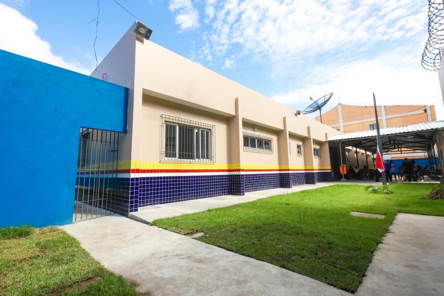 Alunos recebem escola totalmente reestruturada, em Belém - REDEPARÁ
